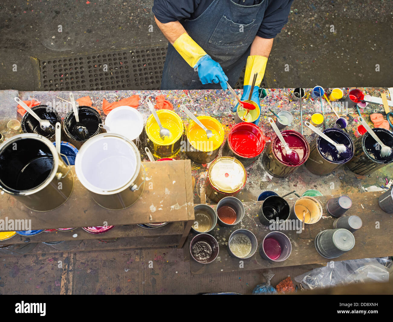 Mixing paint factory hi-res stock photography and images - Alamy