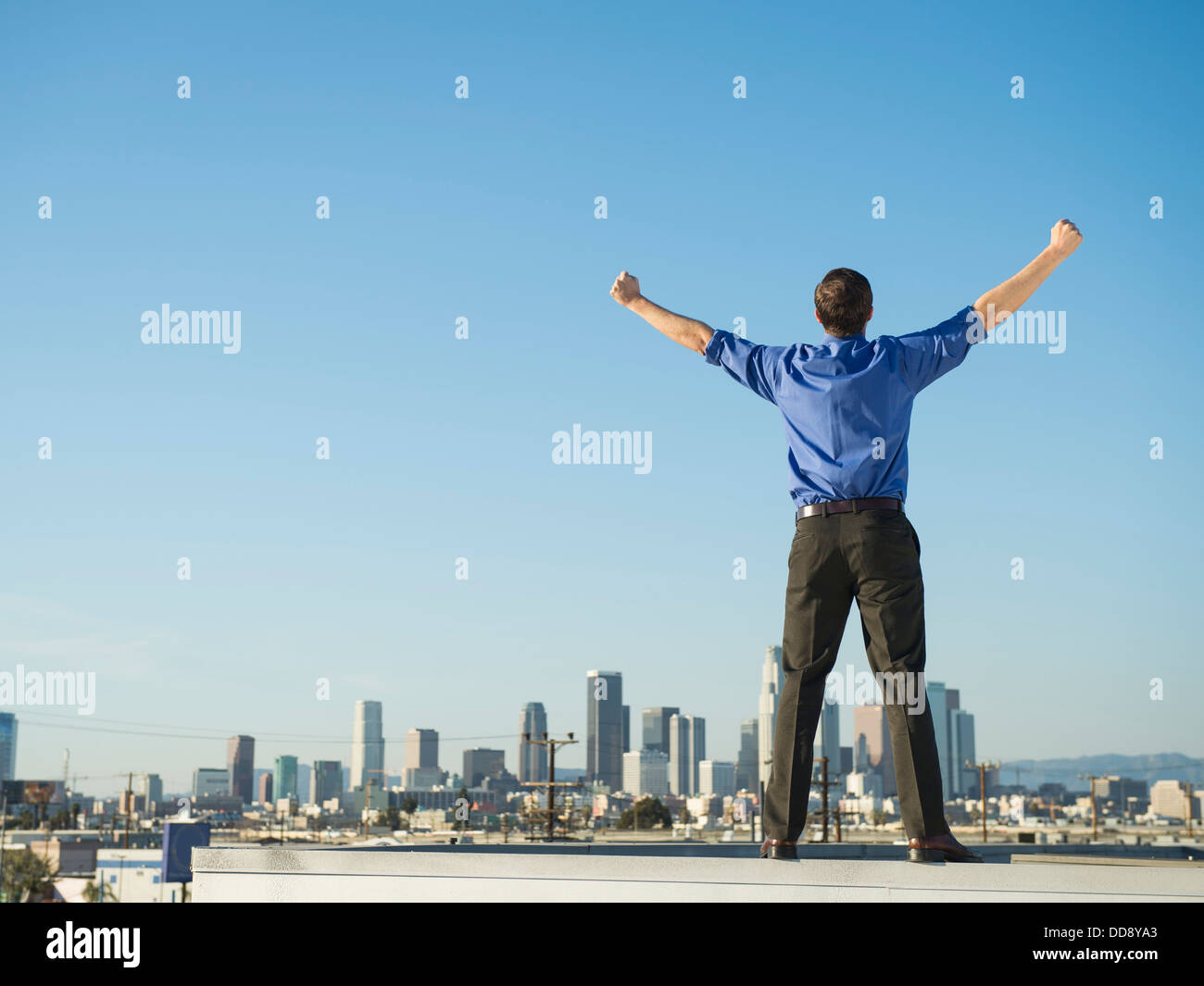 Rooftop ledge hi-res stock photography and images - Alamy