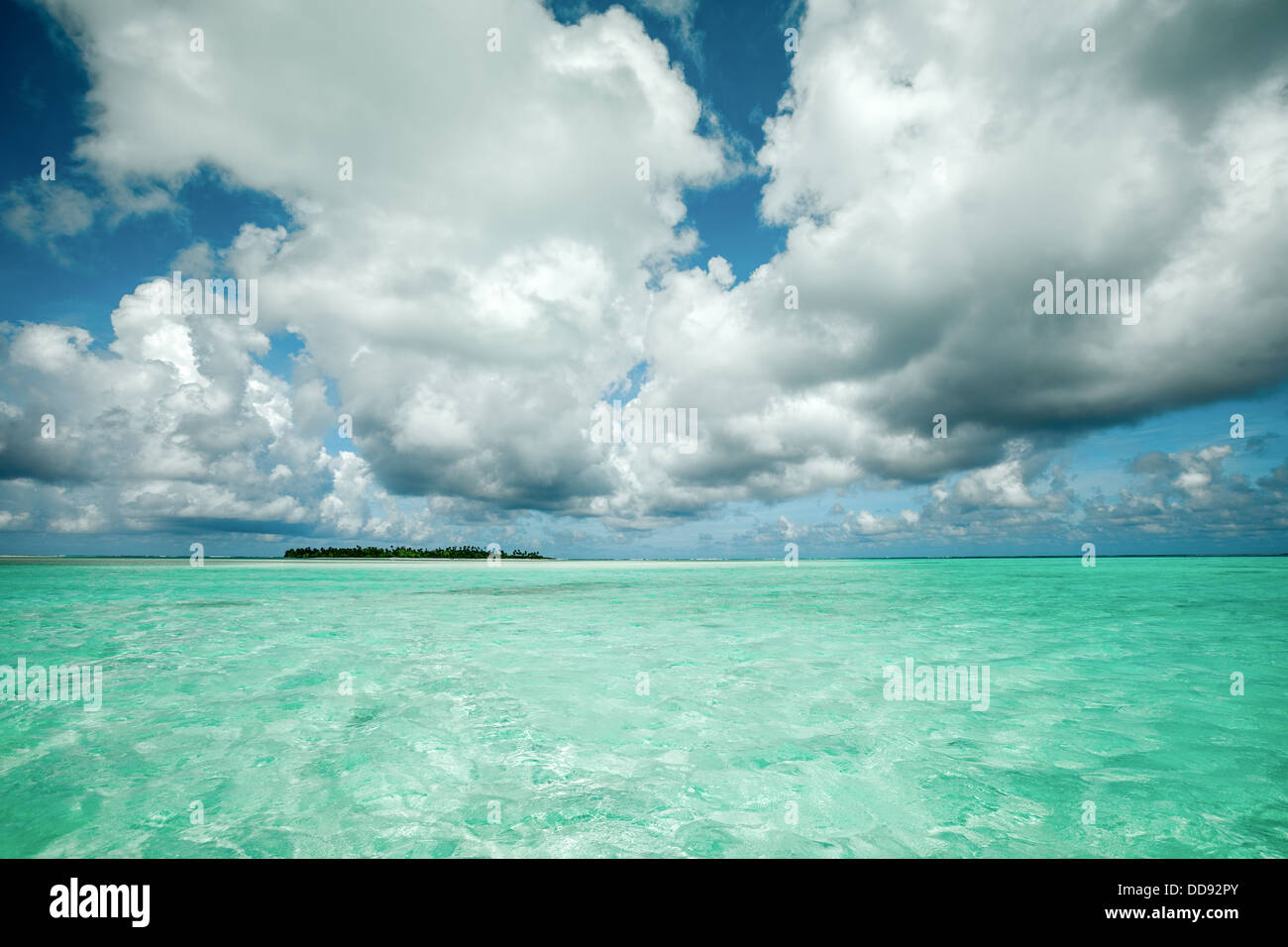 Cook Islands, Aitutaki island Lagoon, view of Motu Maina atoll from the ...