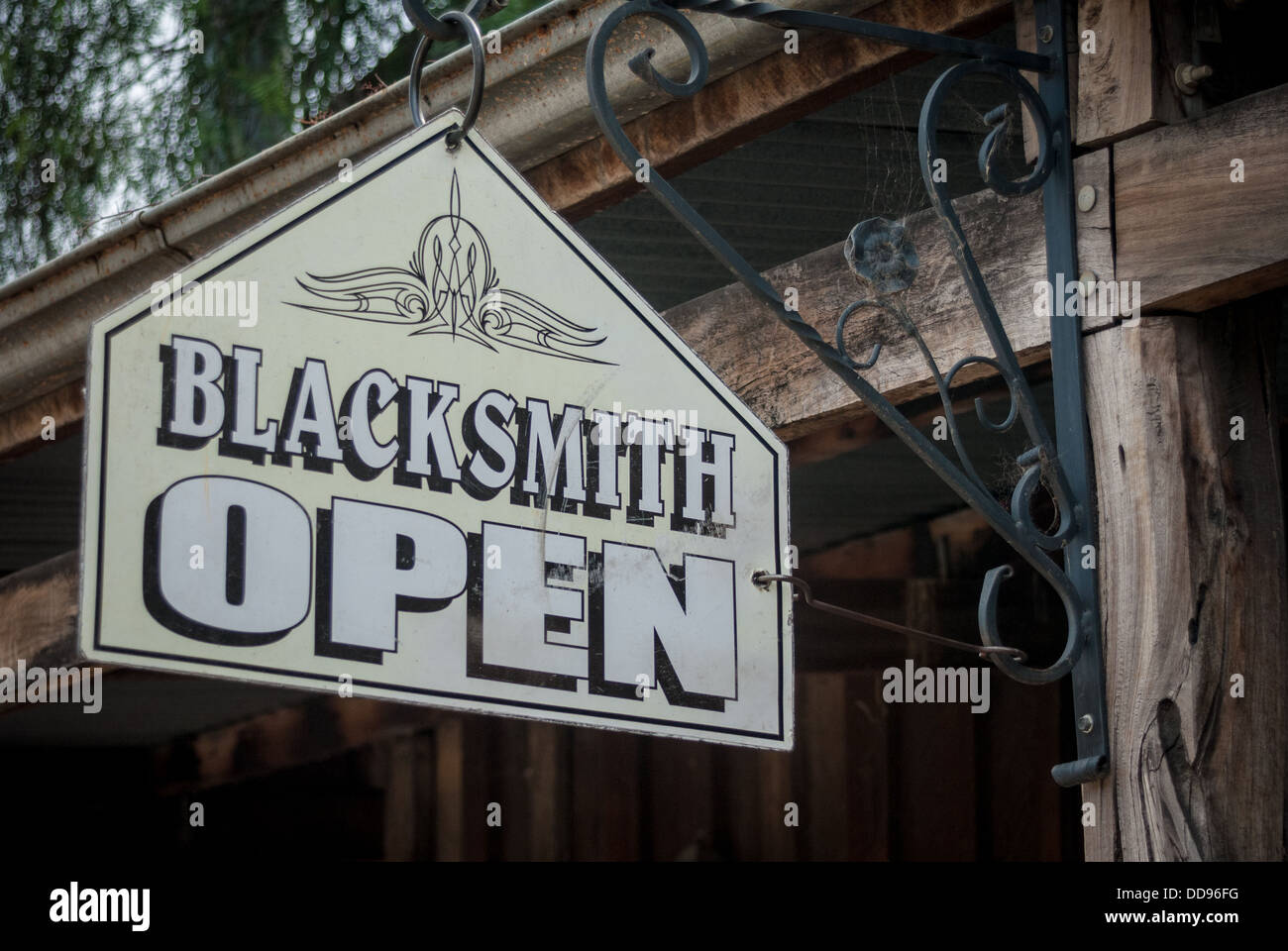 Blacksmith sign hi-res stock photography and images - Alamy