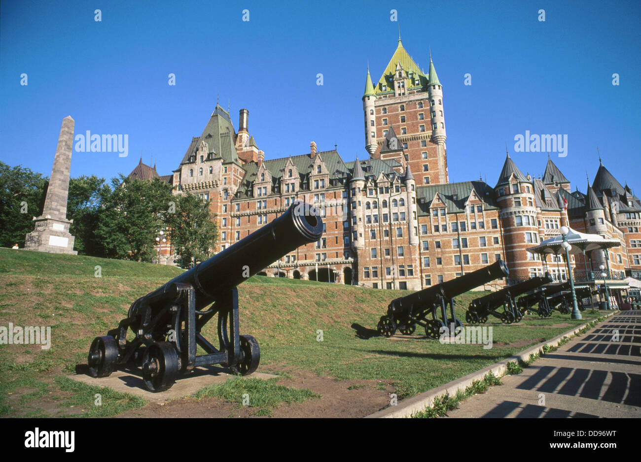 Chateau frontenac statue old quebec hi-res stock photography and images ...