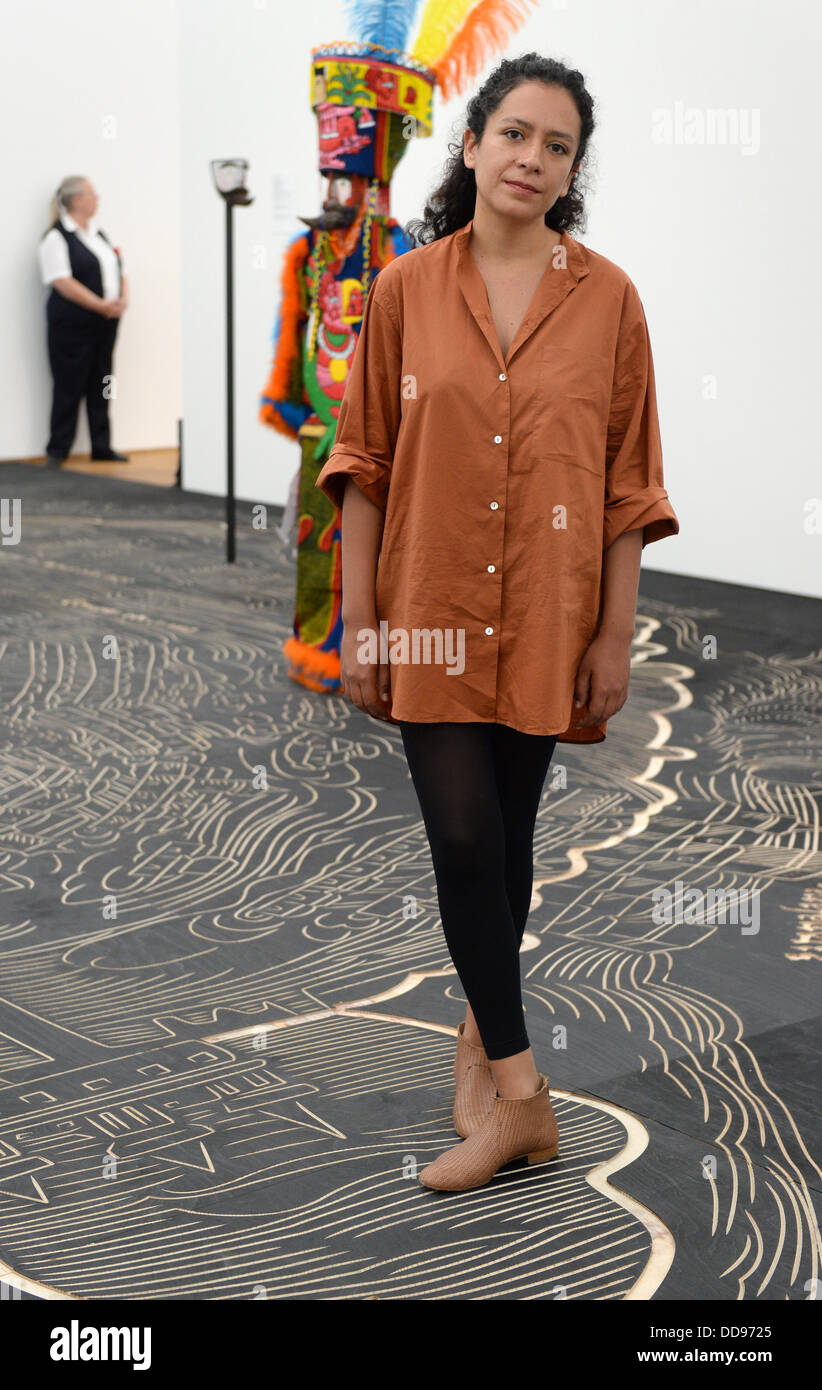 Mariana castillo deball hi-res stock photography and images - Alamy