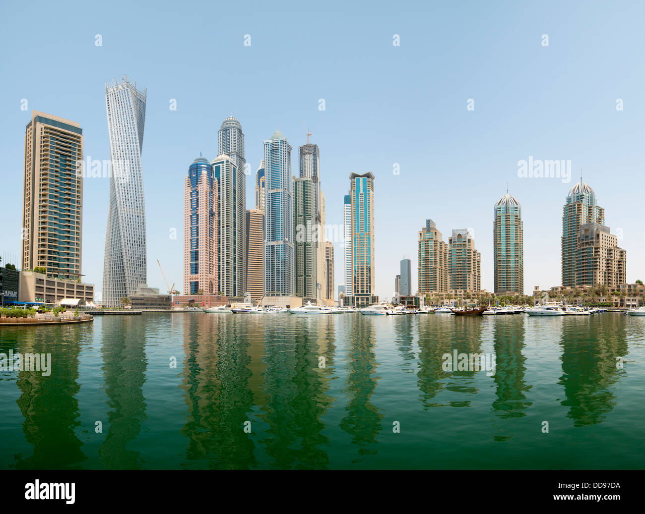 Dubai skyscrapers hi-res stock photography and images - Alamy