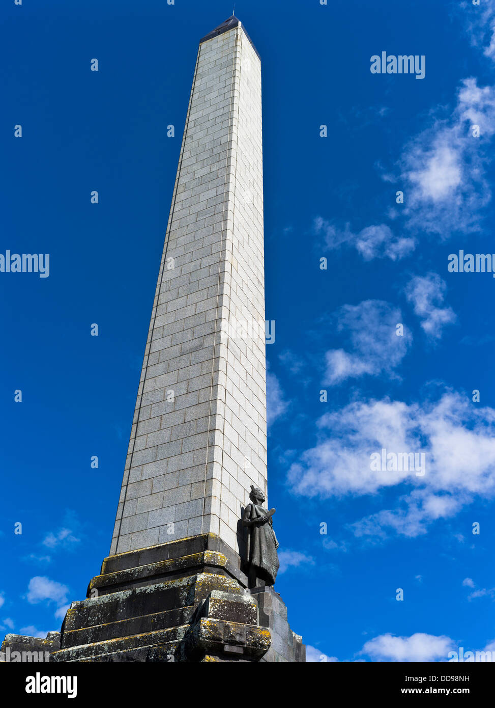 dh One Tree Hill AUCKLAND NEW ZEALAND Maori statue memorial obelisk ...