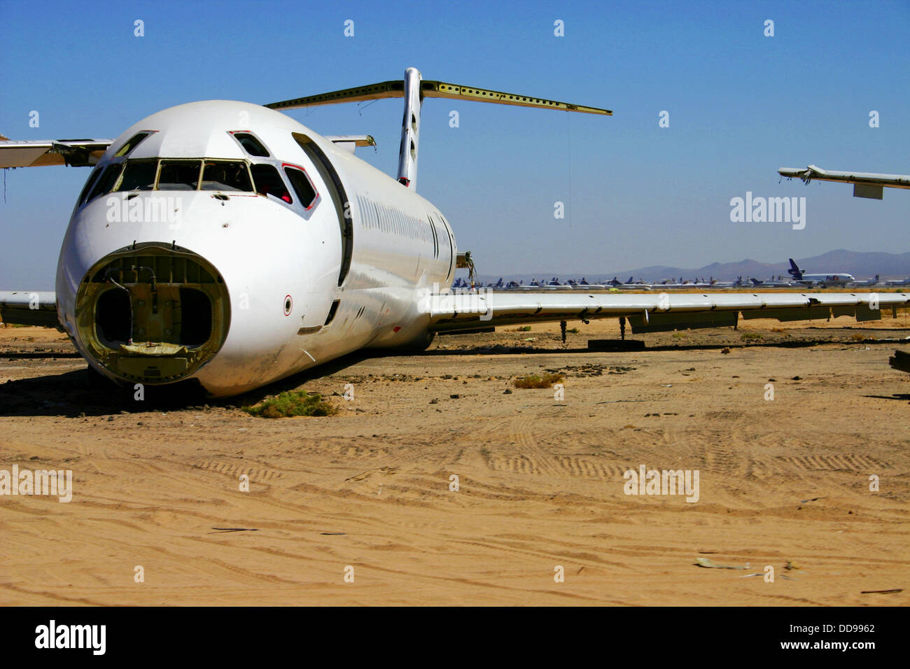 Airplane scrapyard hi-res stock photography and images - Alamy