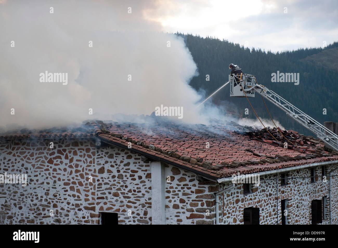 Farmer house hi-res stock photography and images - Alamy