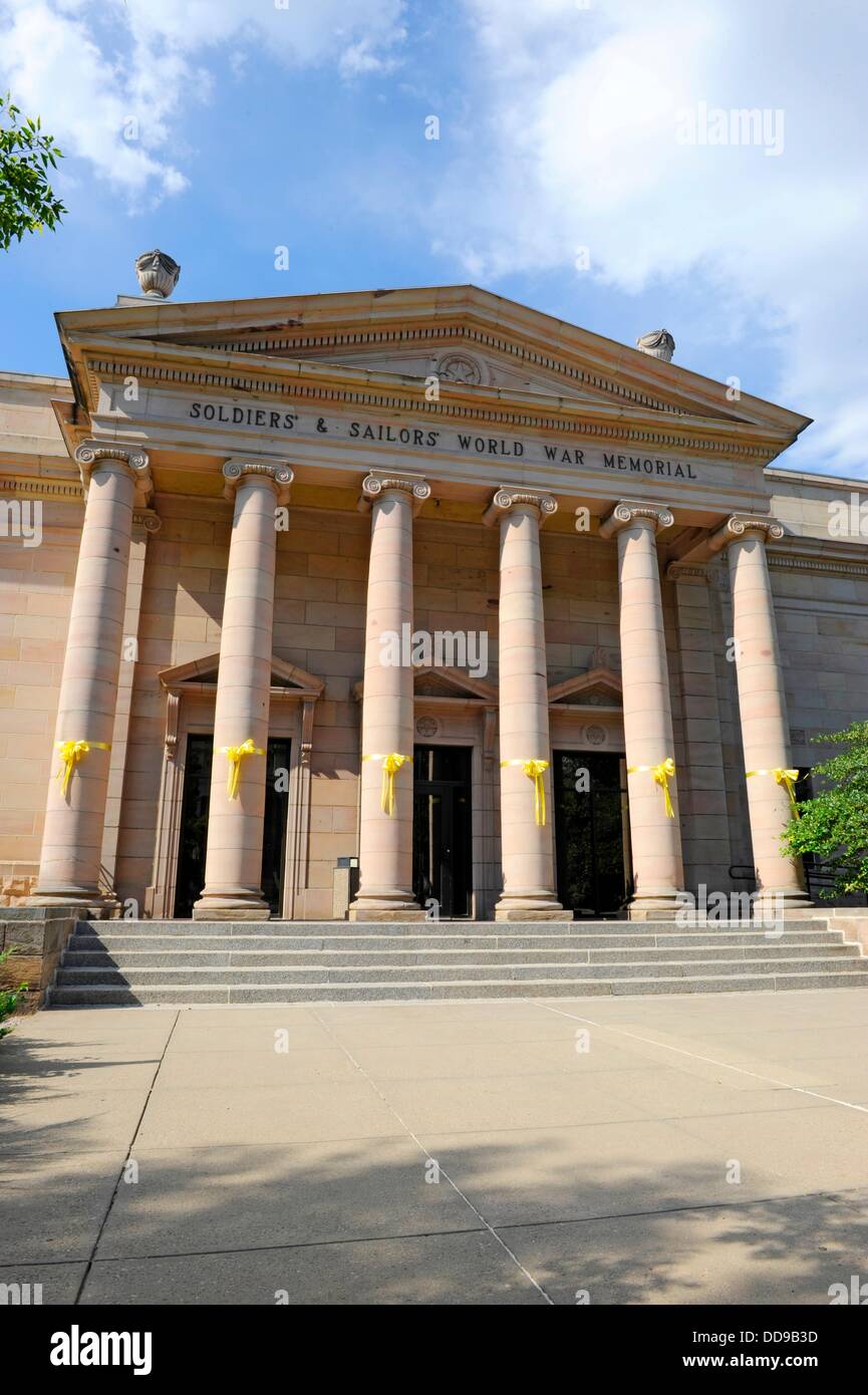 Soldiers Sailors Memorial Building Pierre South Dakota Stock Photo - Alamy