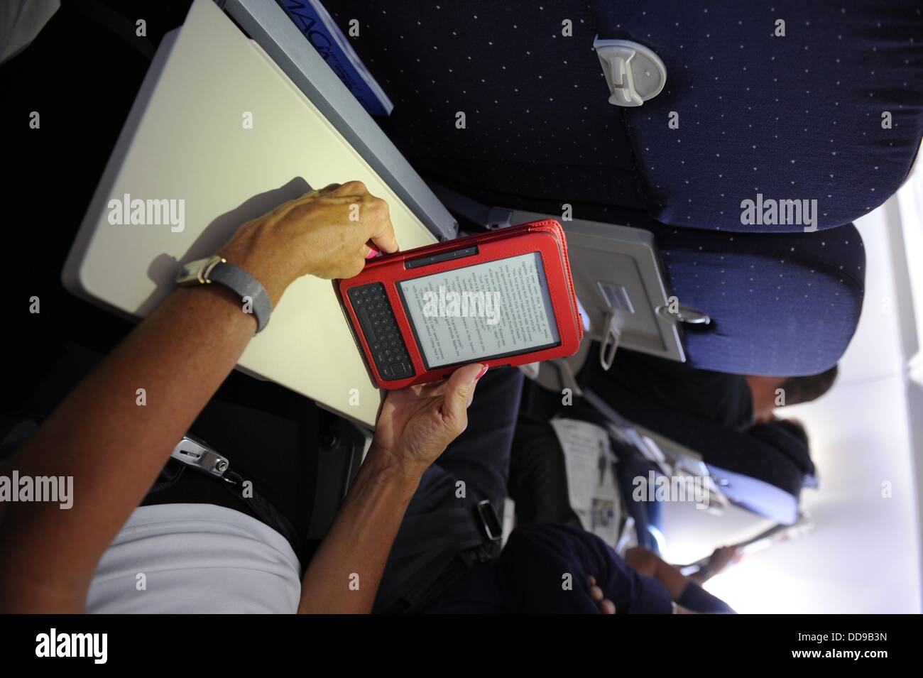 Book flight hi-res stock photography and images - Alamy