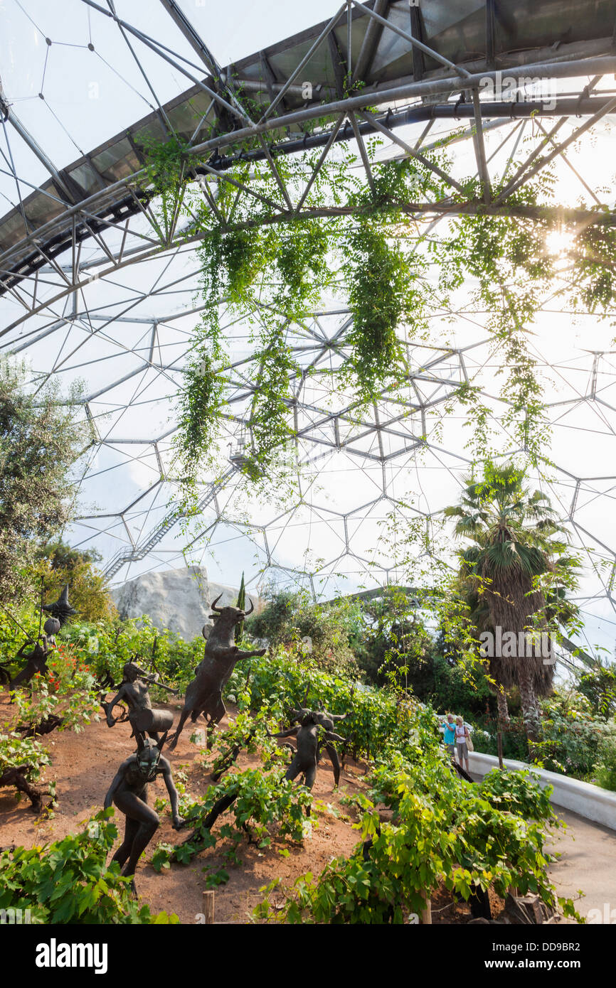 Eden project cornwall interior flowers hi-res stock photography and ...