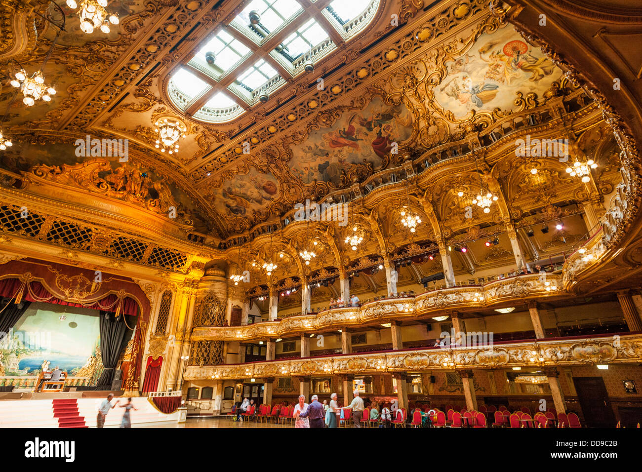 Tower ballroom blackpool interior hi-res stock photography and images ...
