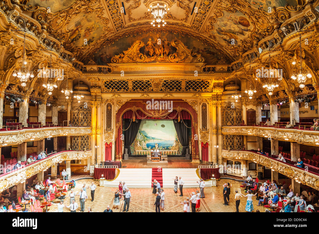 Tower ballroom blackpool interior hi-res stock photography and images ...