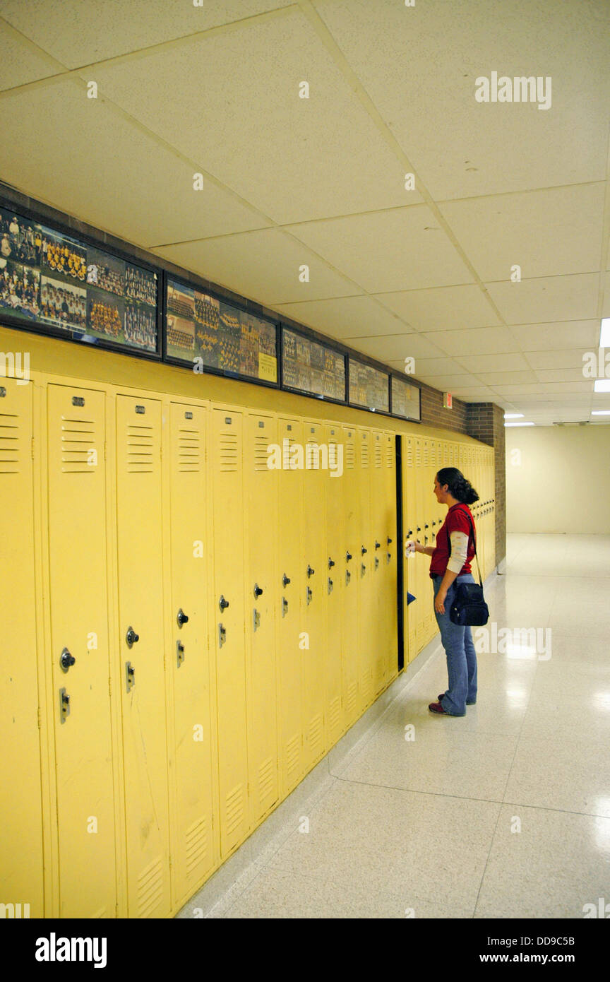 Combination lock on school locker hi-res stock photography and images ...