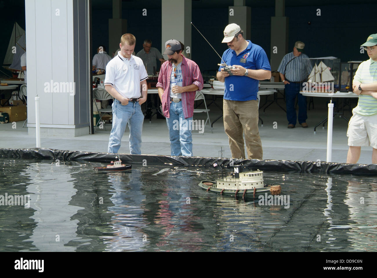 Model sail boats hi-res stock photography and images - Alamy