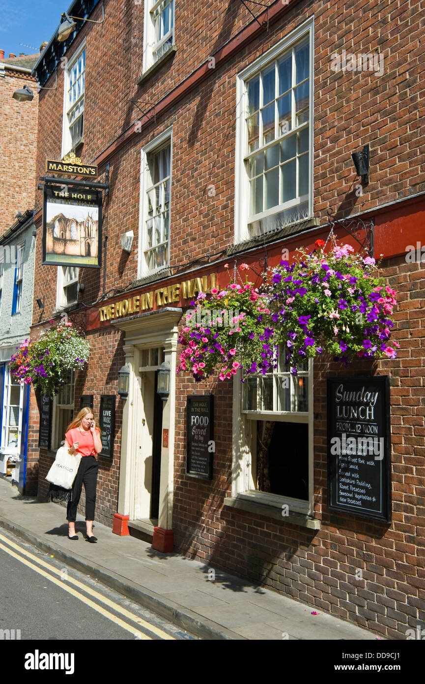 British pub marstons High Resolution Stock Photography and Images - Alamy