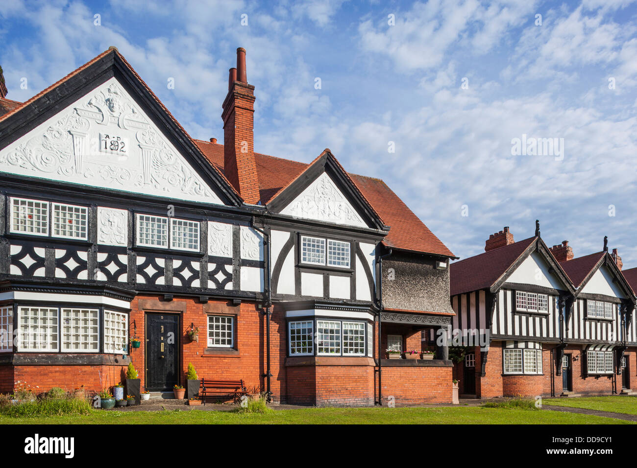 England, Merseyside, Wirral, Port Sunlight, Housing Stock Photo - Alamy