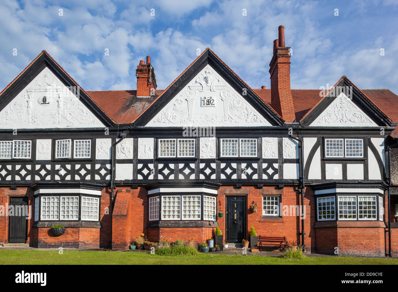 England, Merseyside, Wirral, Port Sunlight, Housing Stock Photo - Alamy