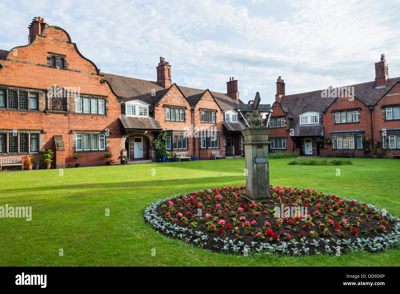 England, Merseyside, Wirral, Port Sunlight, Housing Stock Photo - Alamy