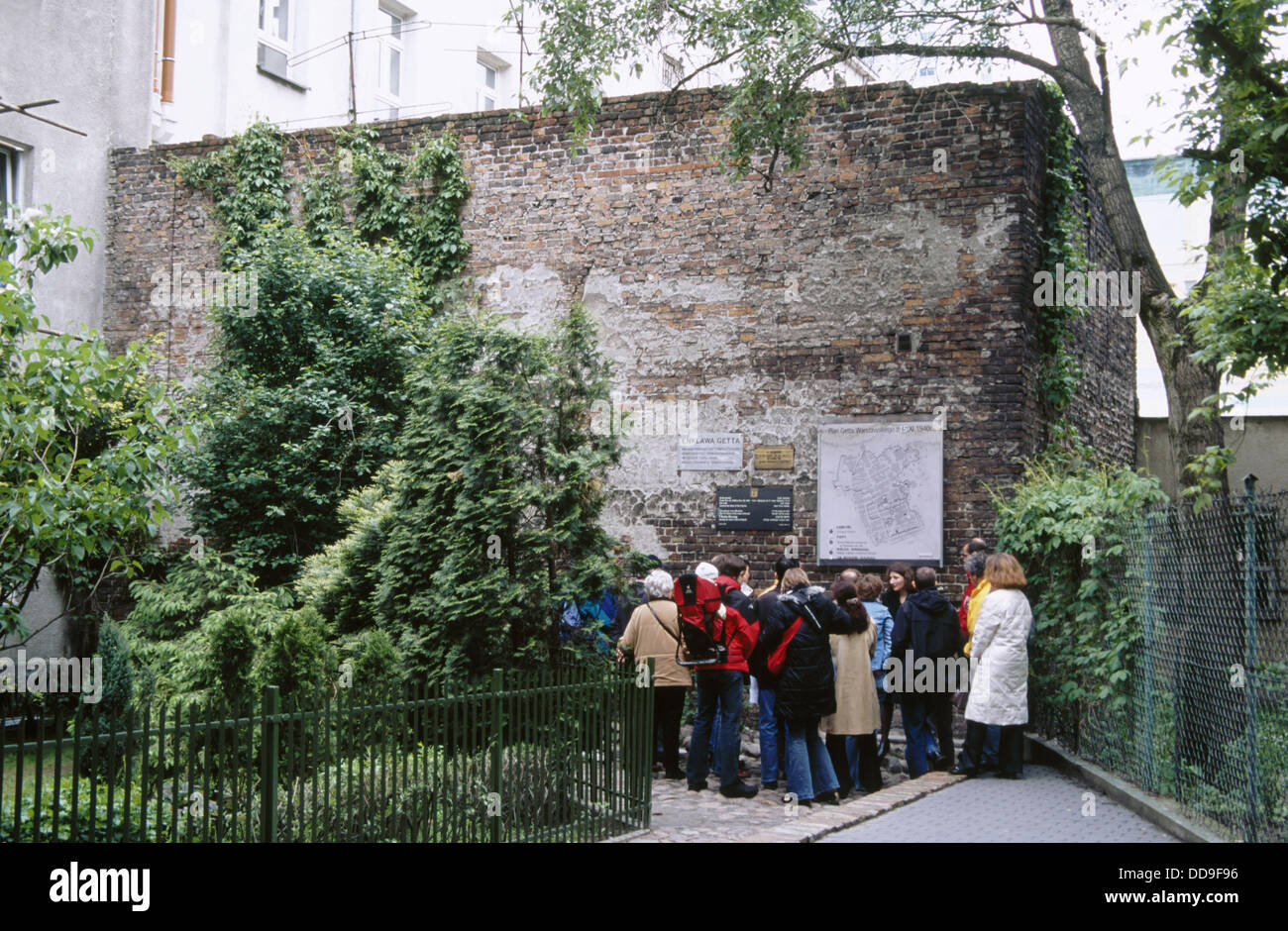 Warsaw ghetto wall hi-res stock photography and images - Alamy