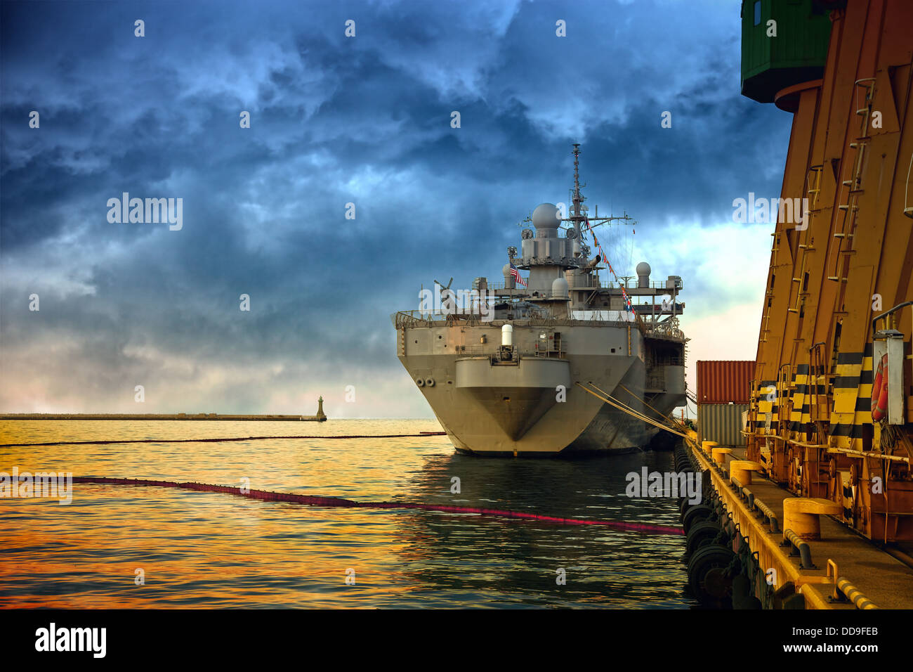Wartime port hi-res stock photography and images - Alamy