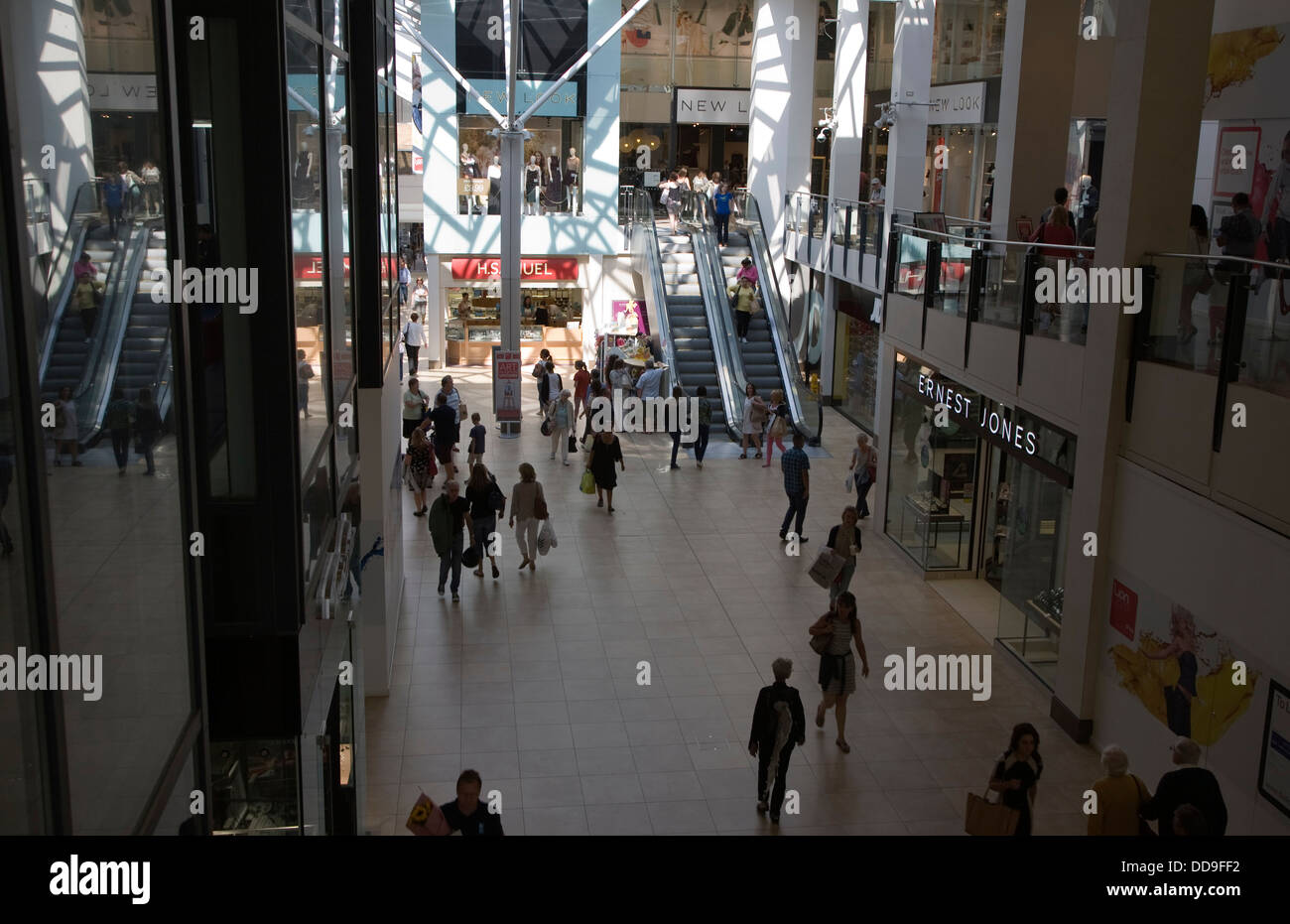 Lion yard shopping centre cambridge hi-res stock photography and images ...