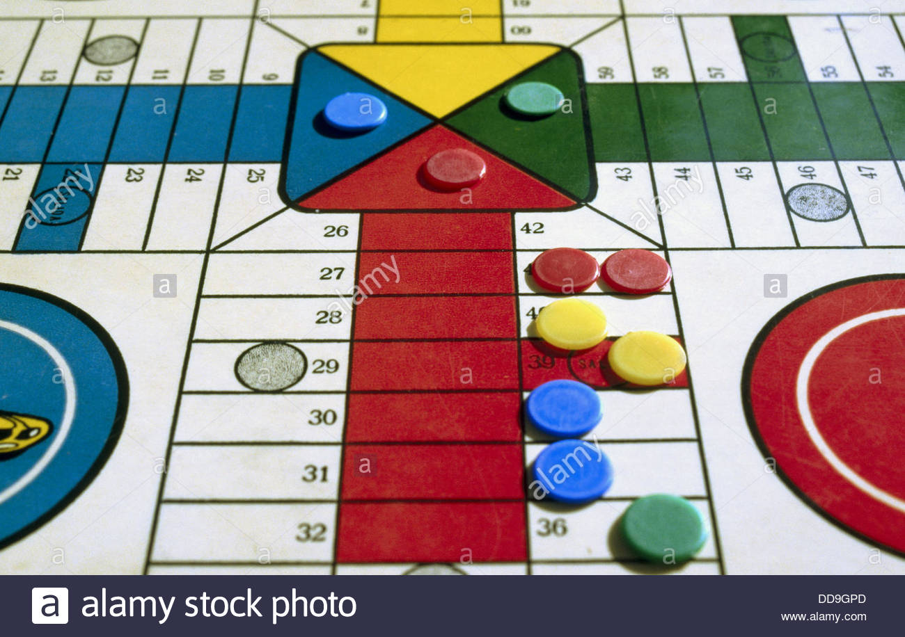 Parcheesi Board Stock Photos & Parcheesi Board Stock Images - Alamy