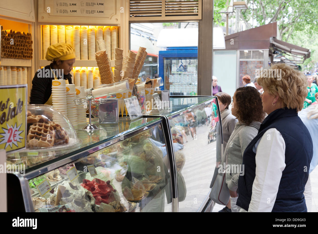 Ice cream stall hi-res stock photography and images - Alamy