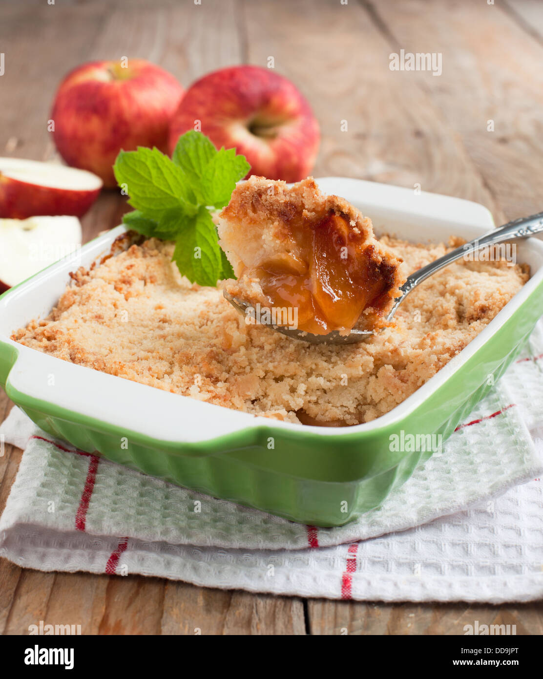 Crumble hi-res stock photography and images - Alamy