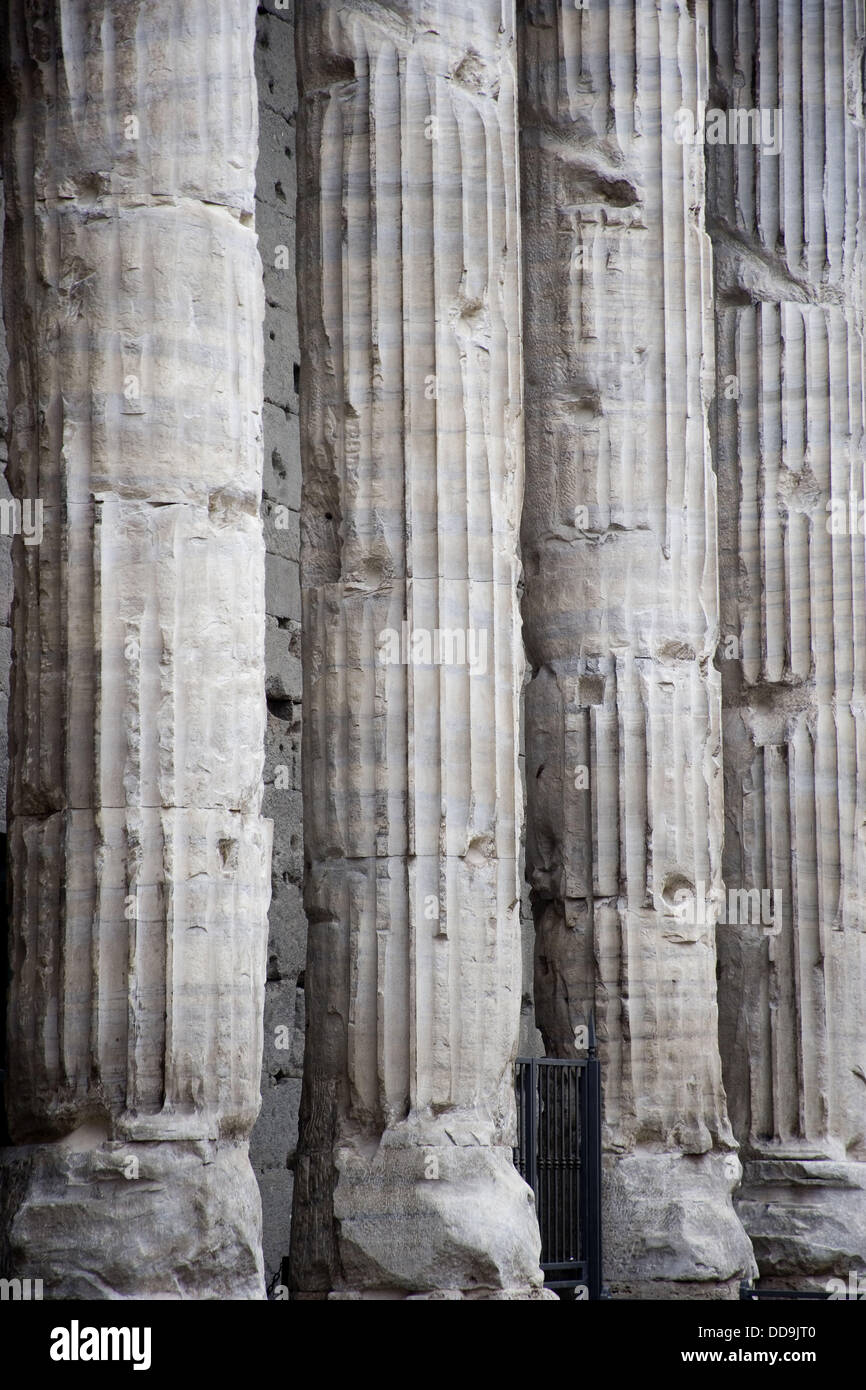 Templo di Adriano, Rome, Italy Stock Photo - Alamy