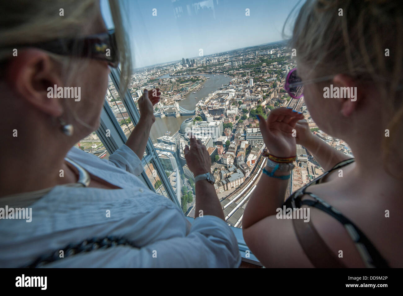 Views from the platform at the top of the Shard, London Bridge, London ...