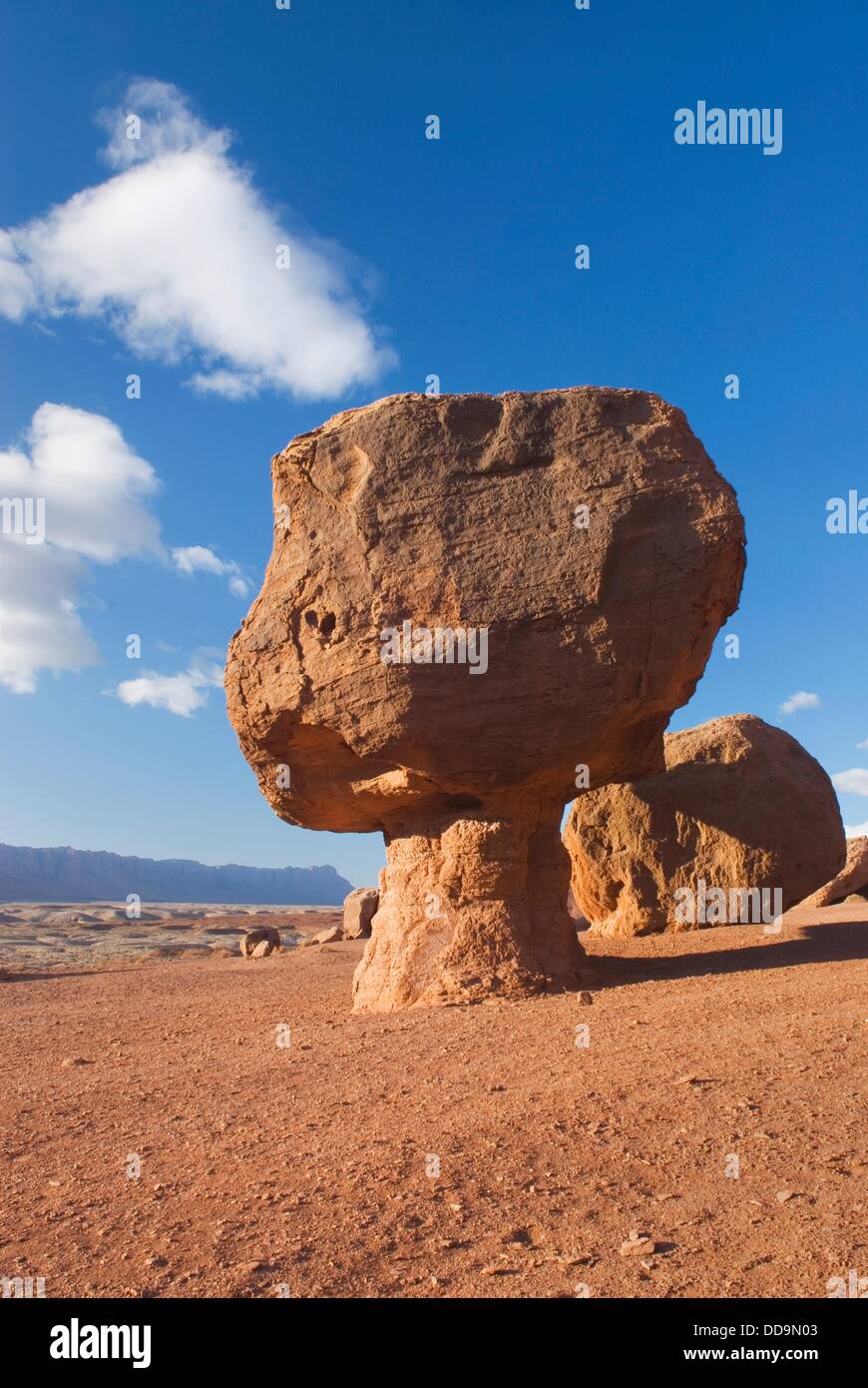 Balanced Boulders High Resolution Stock Photography and Images - Alamy