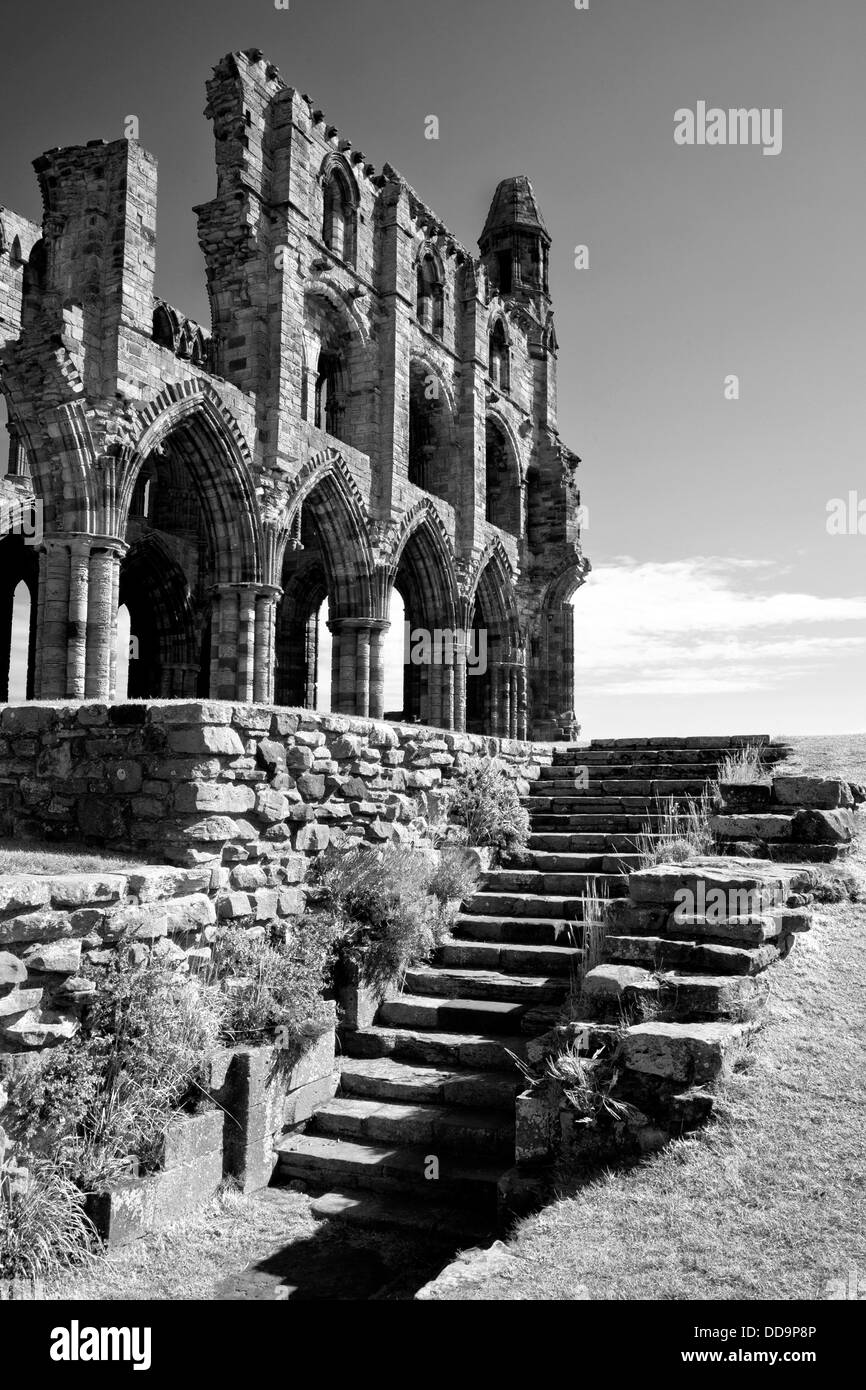 Black and white abbey hi-res stock photography and images - Alamy