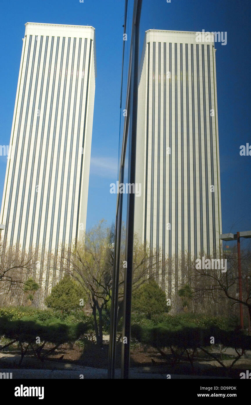 Torre picasso azca hi-res stock photography and images - Alamy