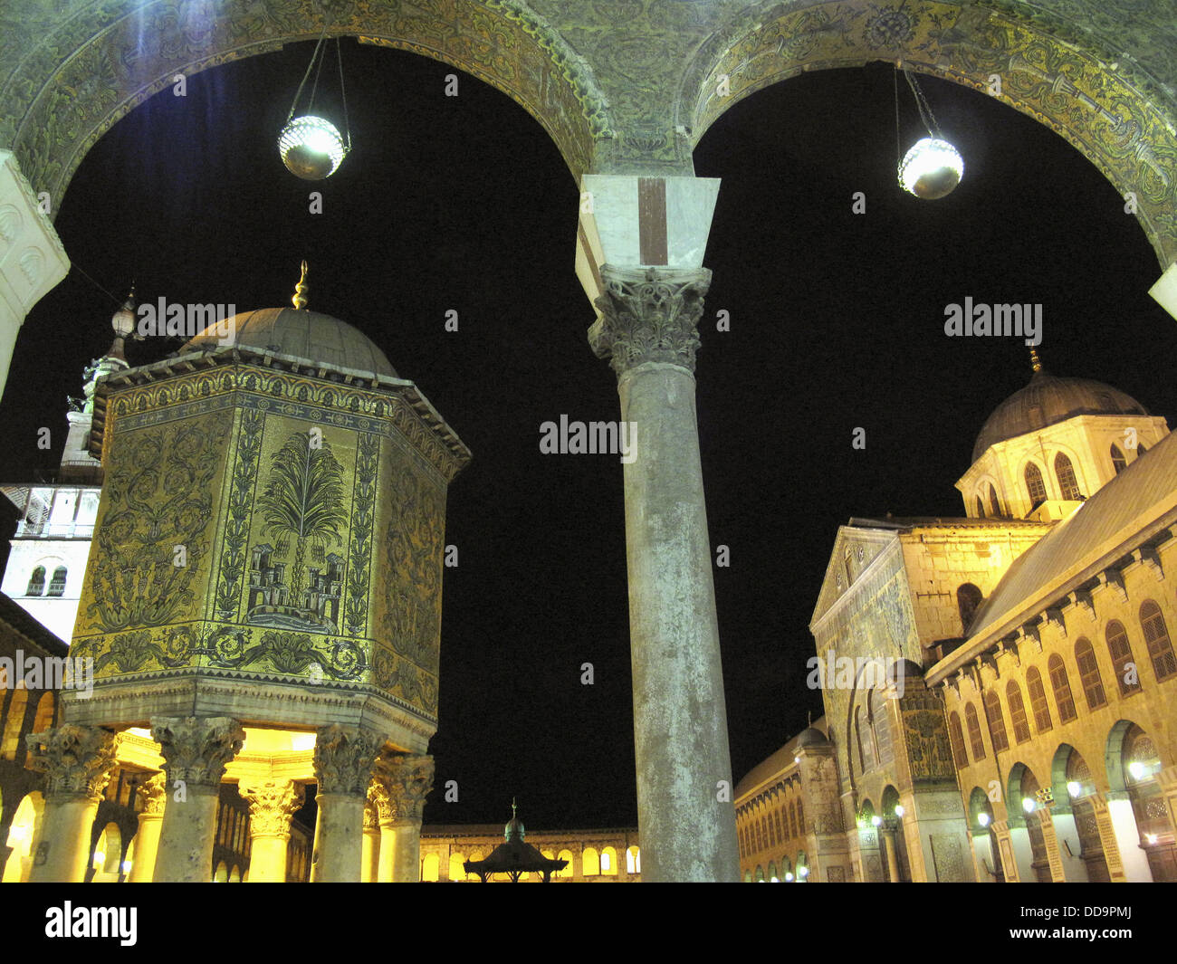Damascus Mosque Arch Umayyad High Resolution Stock Photography and ...