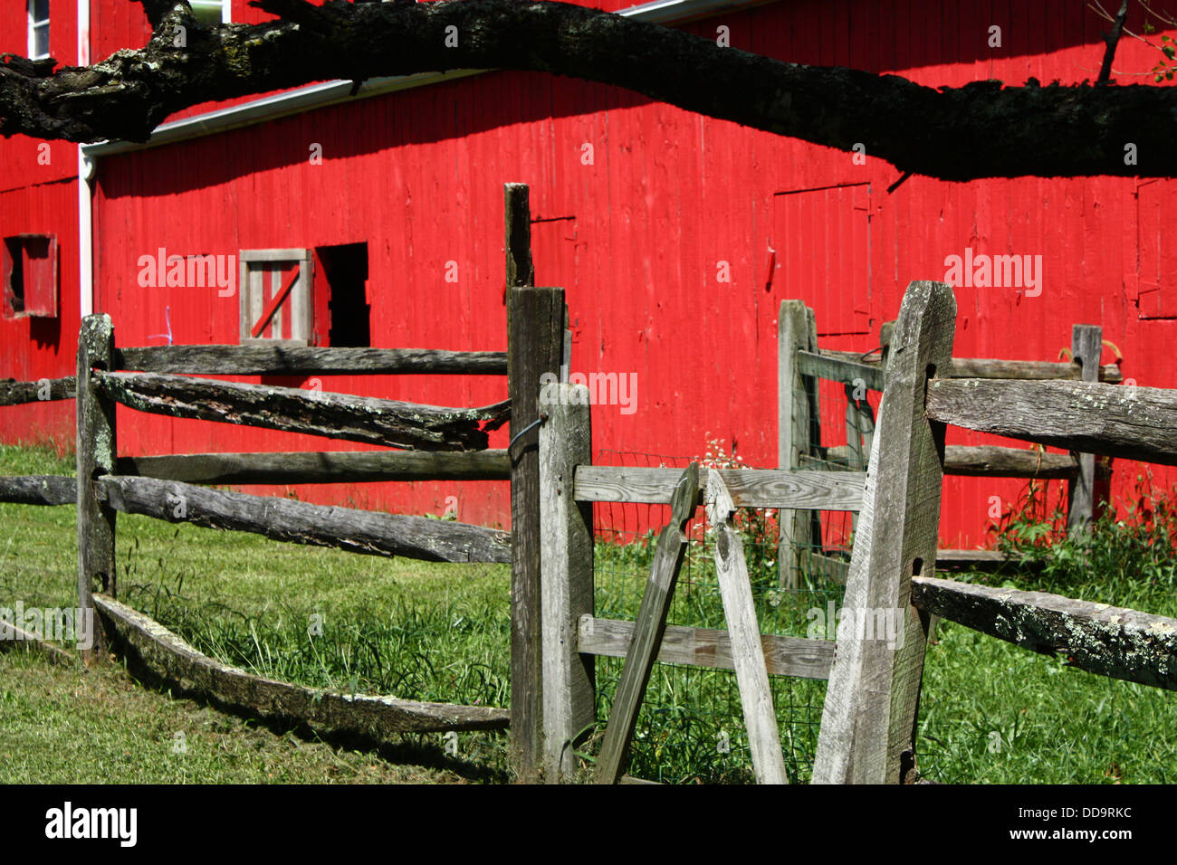 Bright Red Barn Stock Photo - Alamy