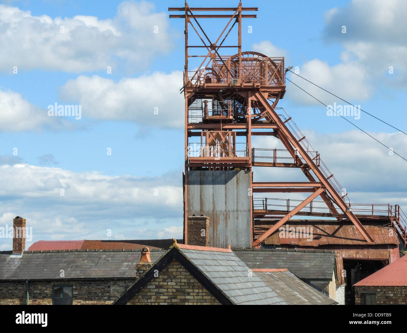 Big pit wales lift hi-res stock photography and images - Alamy