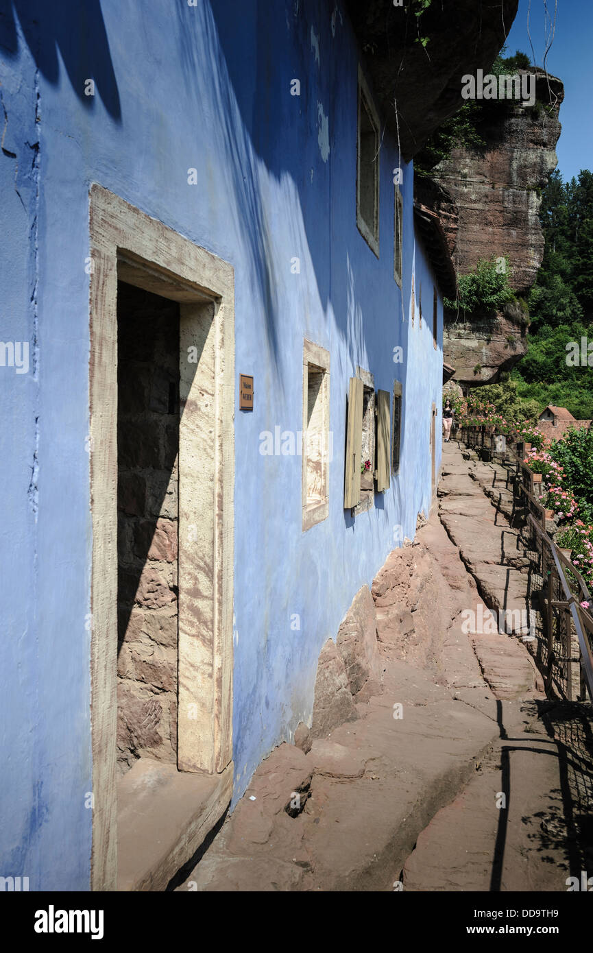 Troglodyte cave france hi-res stock photography and images - Alamy