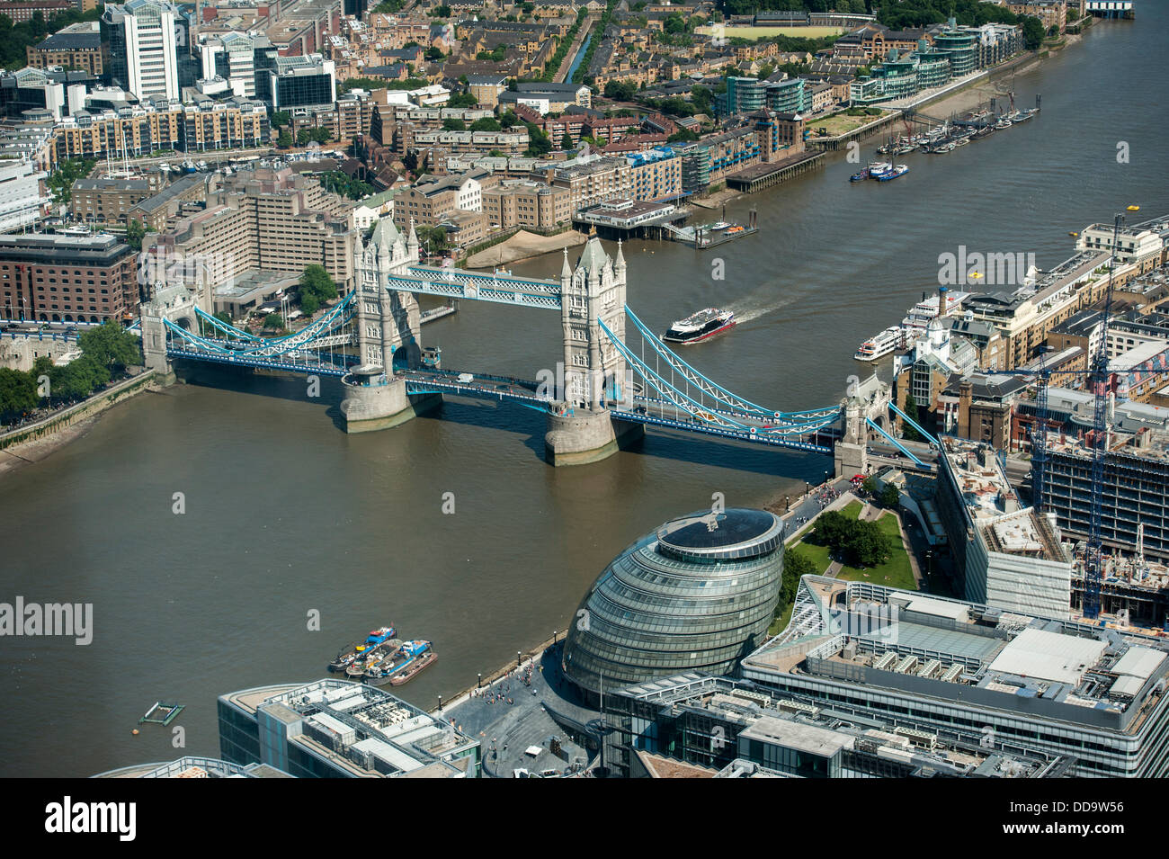 Views from the platform at the top of the Shard, London Bridge, London ...