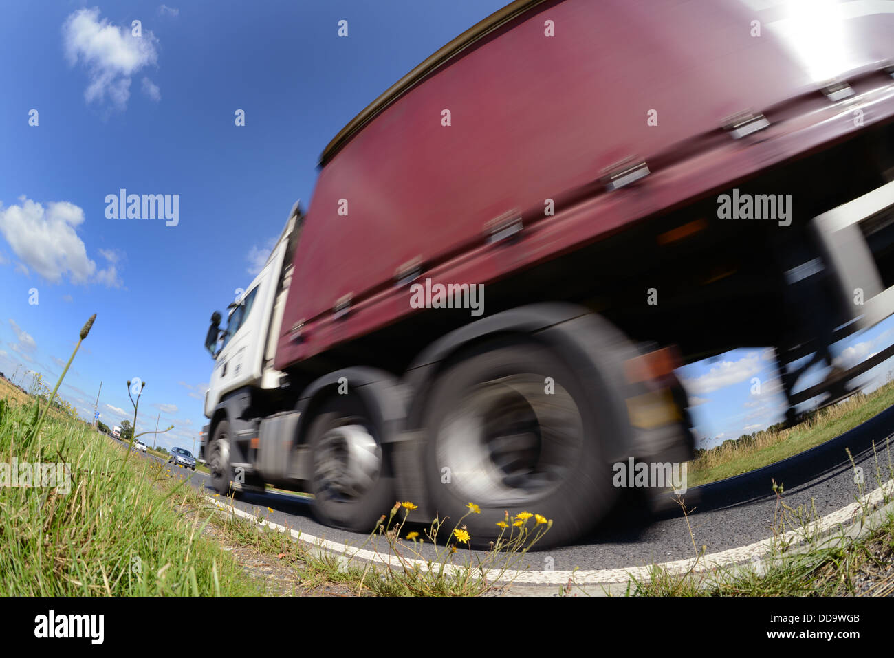 Lorry side view hi-res stock photography and images - Alamy
