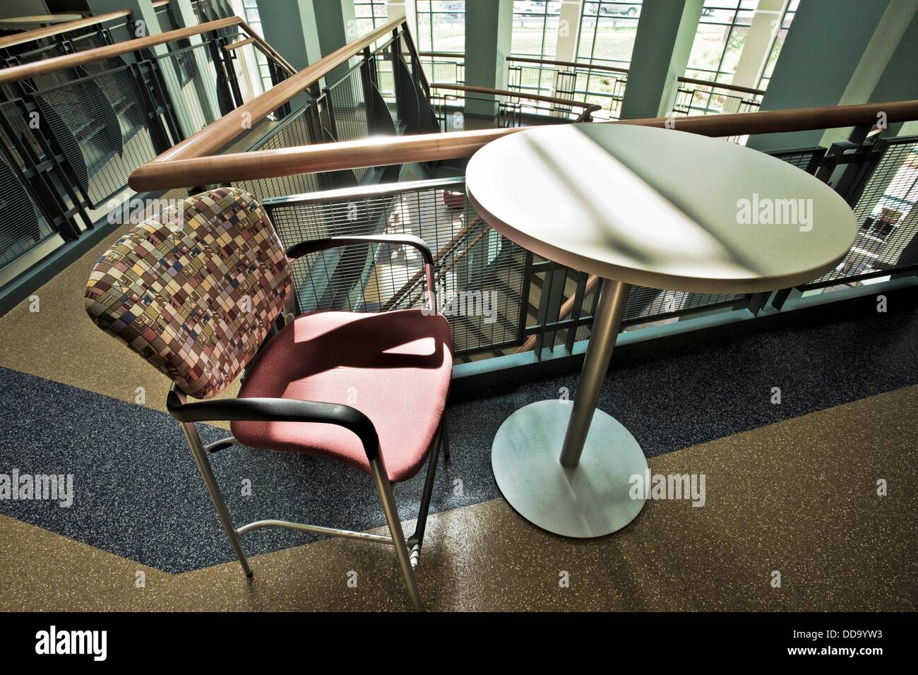 Unoccupied table hi-res stock photography and images - Alamy