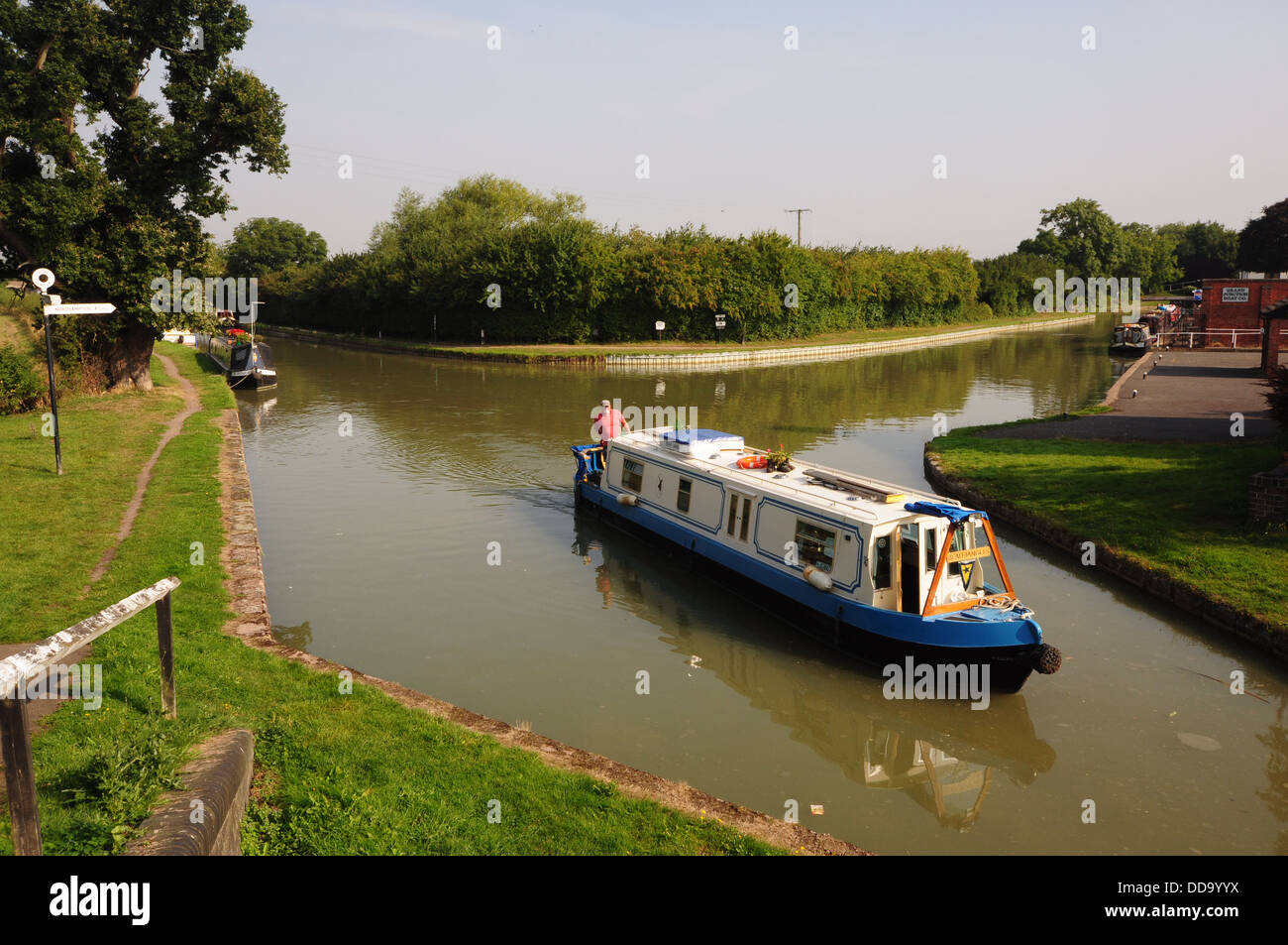 Junction of Grand Union canal and the Northampton arm at Gayton ...