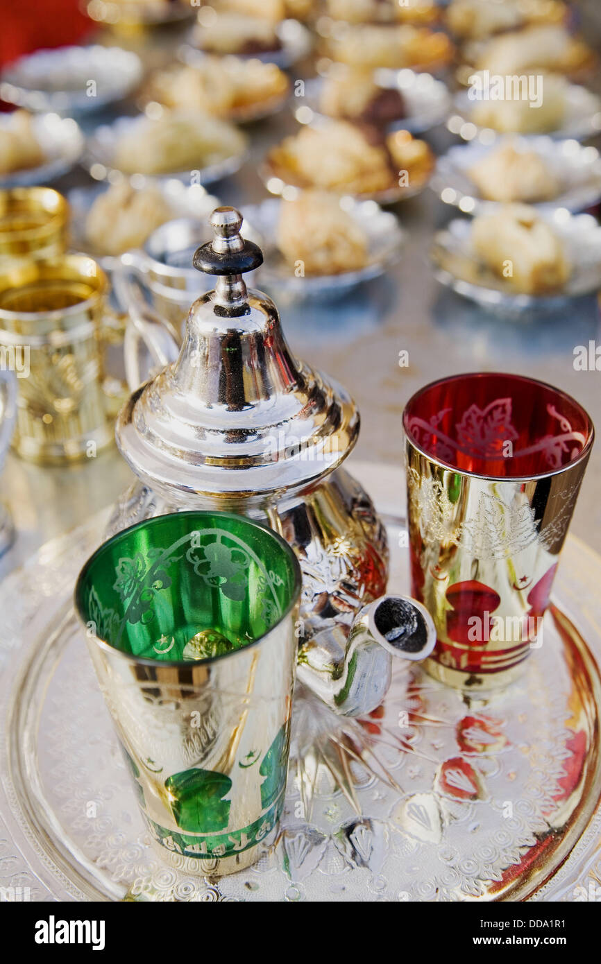 Arab teapot hi-res stock photography and images - Alamy