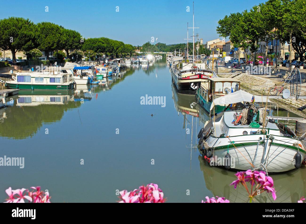 Canal du rhone sete beaucaire hi-res stock photography and images - Alamy