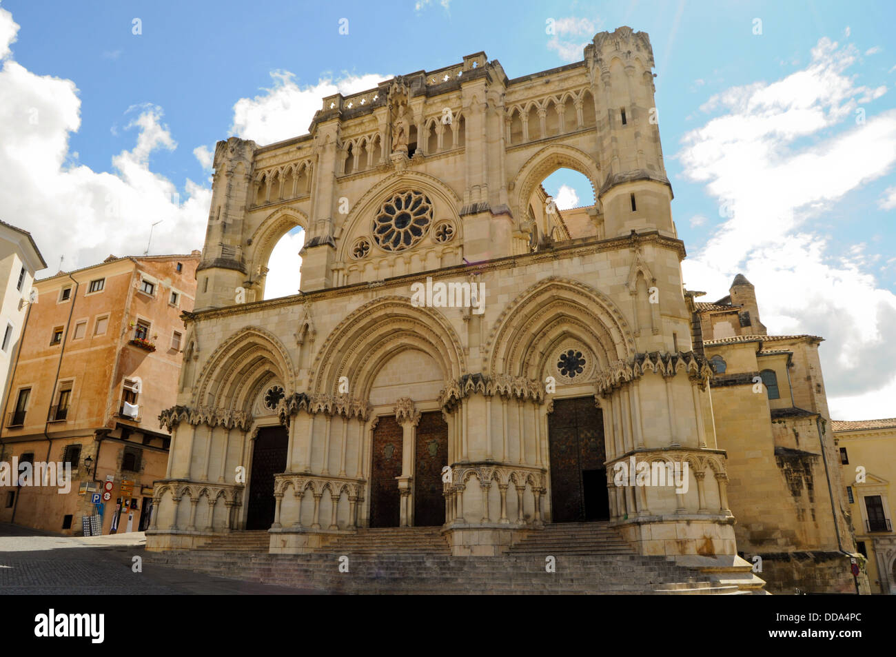 Cuenca spain cathedral hi-res stock photography and images - Alamy