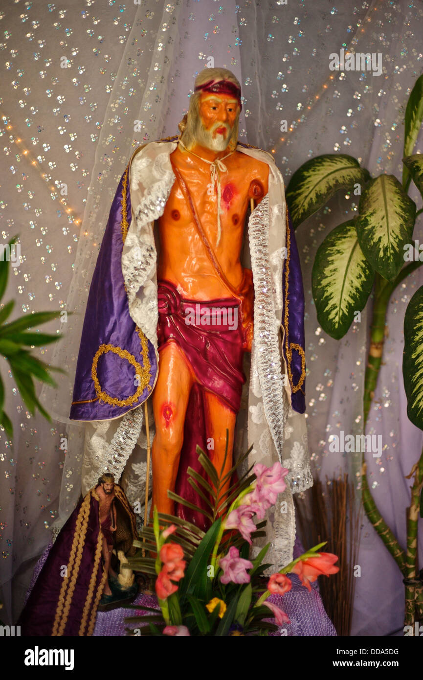 A statue of a saint at the entrance of a Cuban home Stock Photo - Alamy