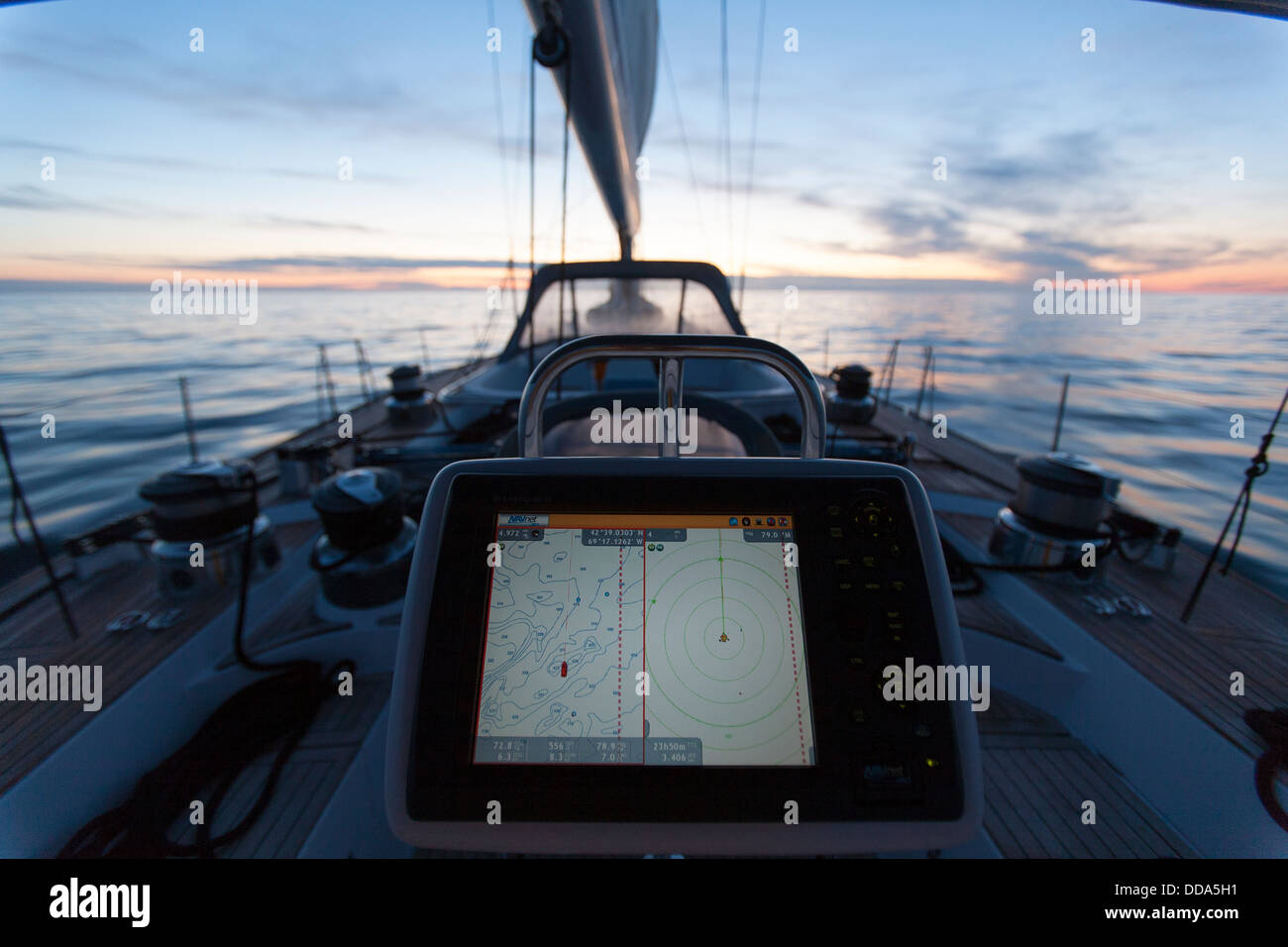 Marine vessel traffic radar hi-res stock photography and images - Alamy