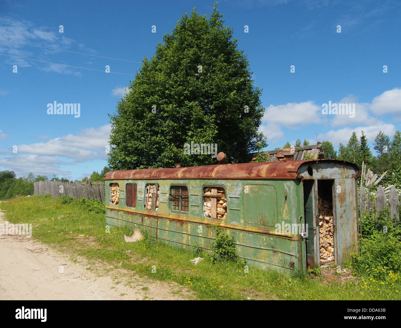 Railway wagon with wood hi-res stock photography and images - Alamy