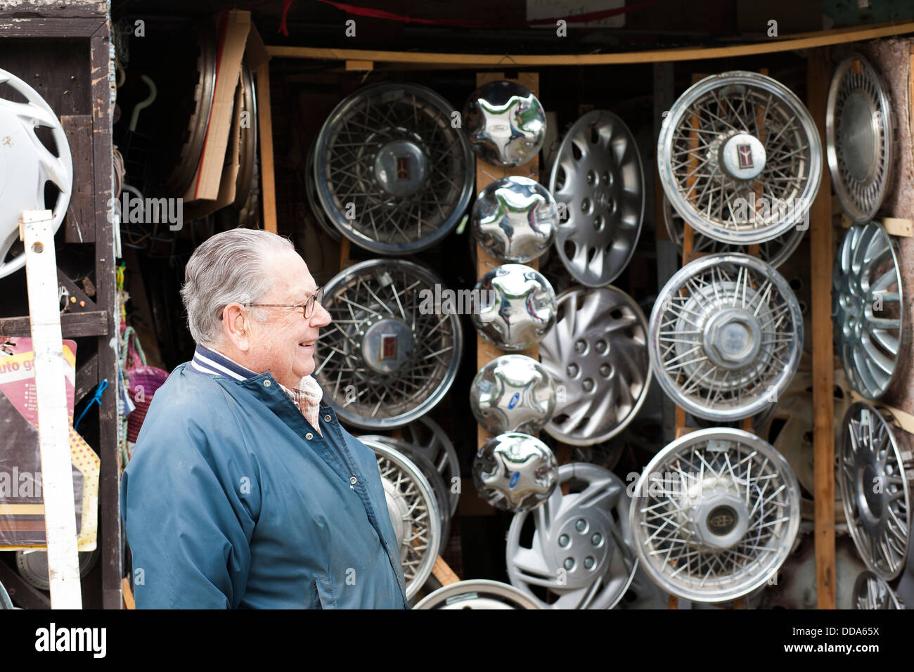 Hub caps hi-res stock photography and images - Alamy