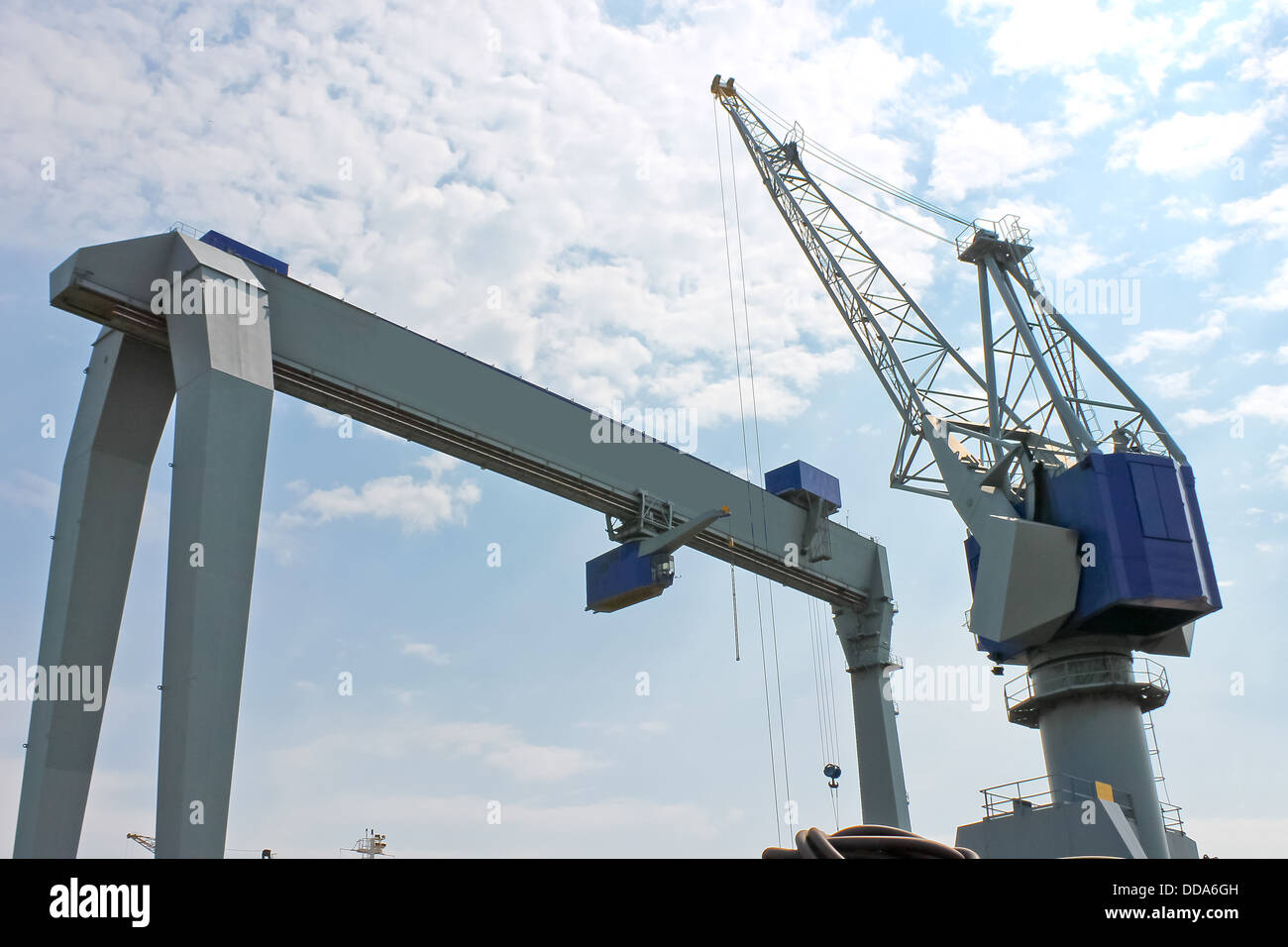 Shipbuilding gantry crane hi-res stock photography and images - Alamy