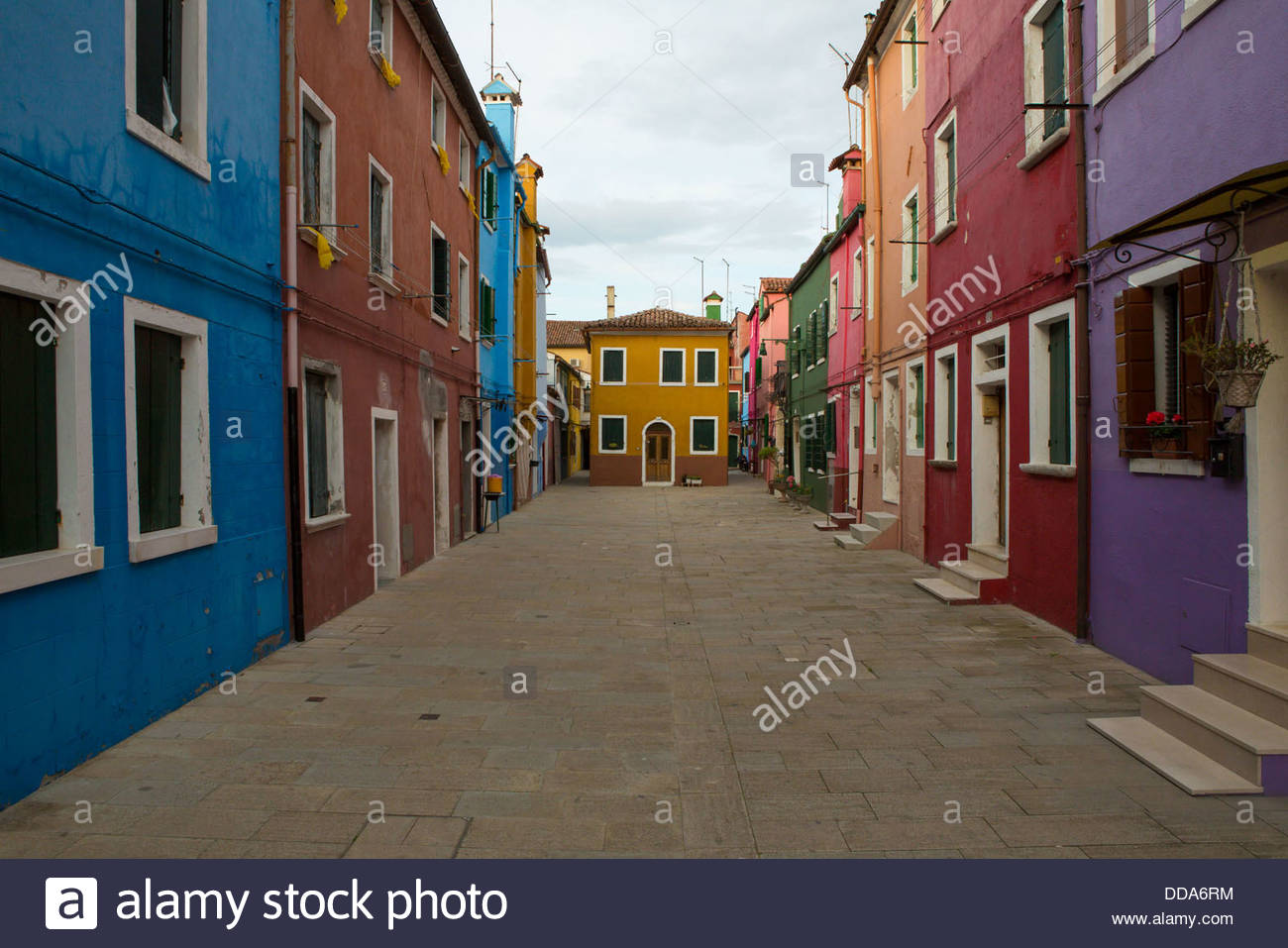 Burano is a pretty island in the north of the lagoon of Venice, Italy ...