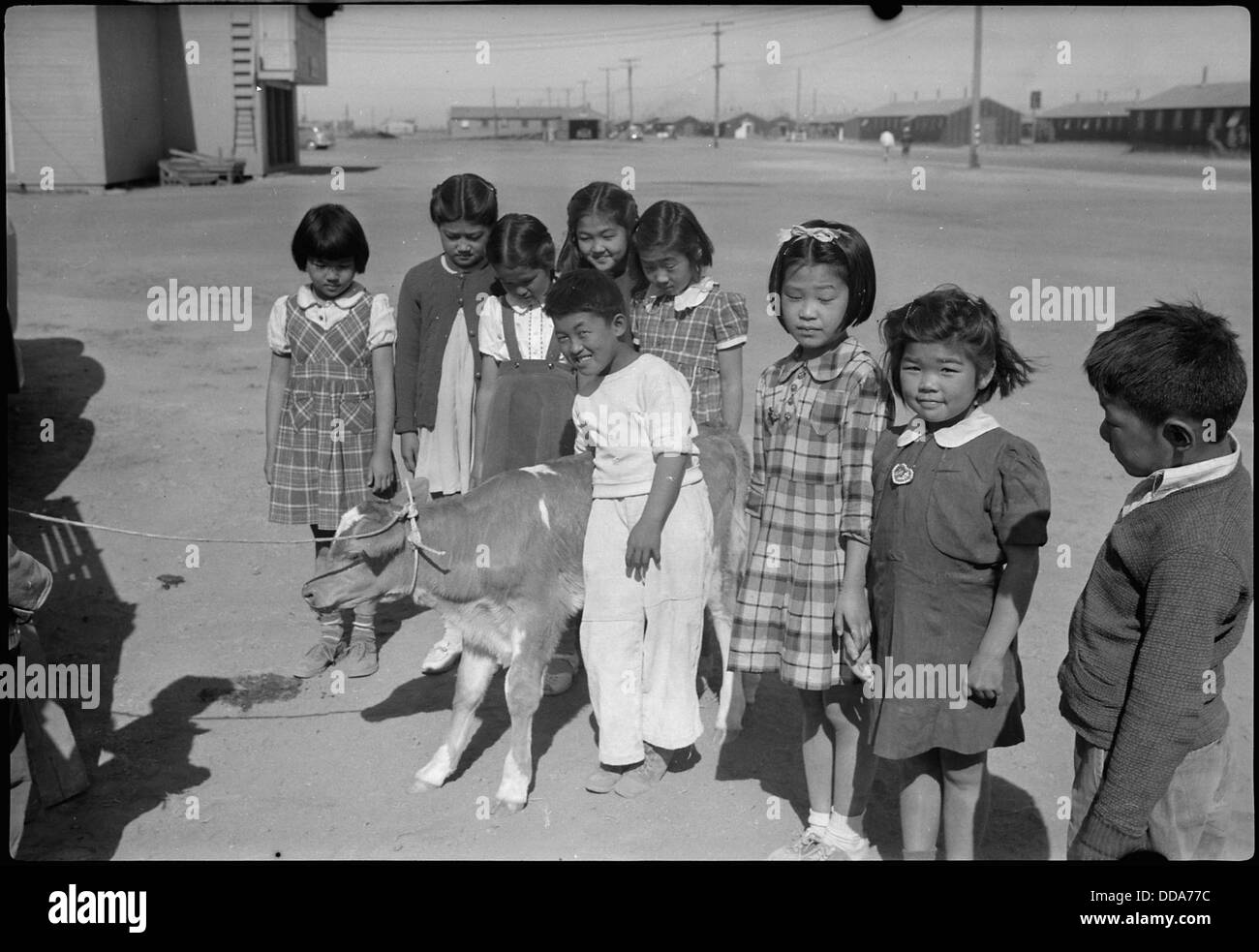Elementary school children at the Tule Lake Segregation Center in ...